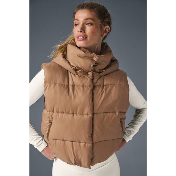 ALO Yoga | Jackets & Coats | Alo Yoga Gold Rush Puffer Vest Xxs Toasted ...